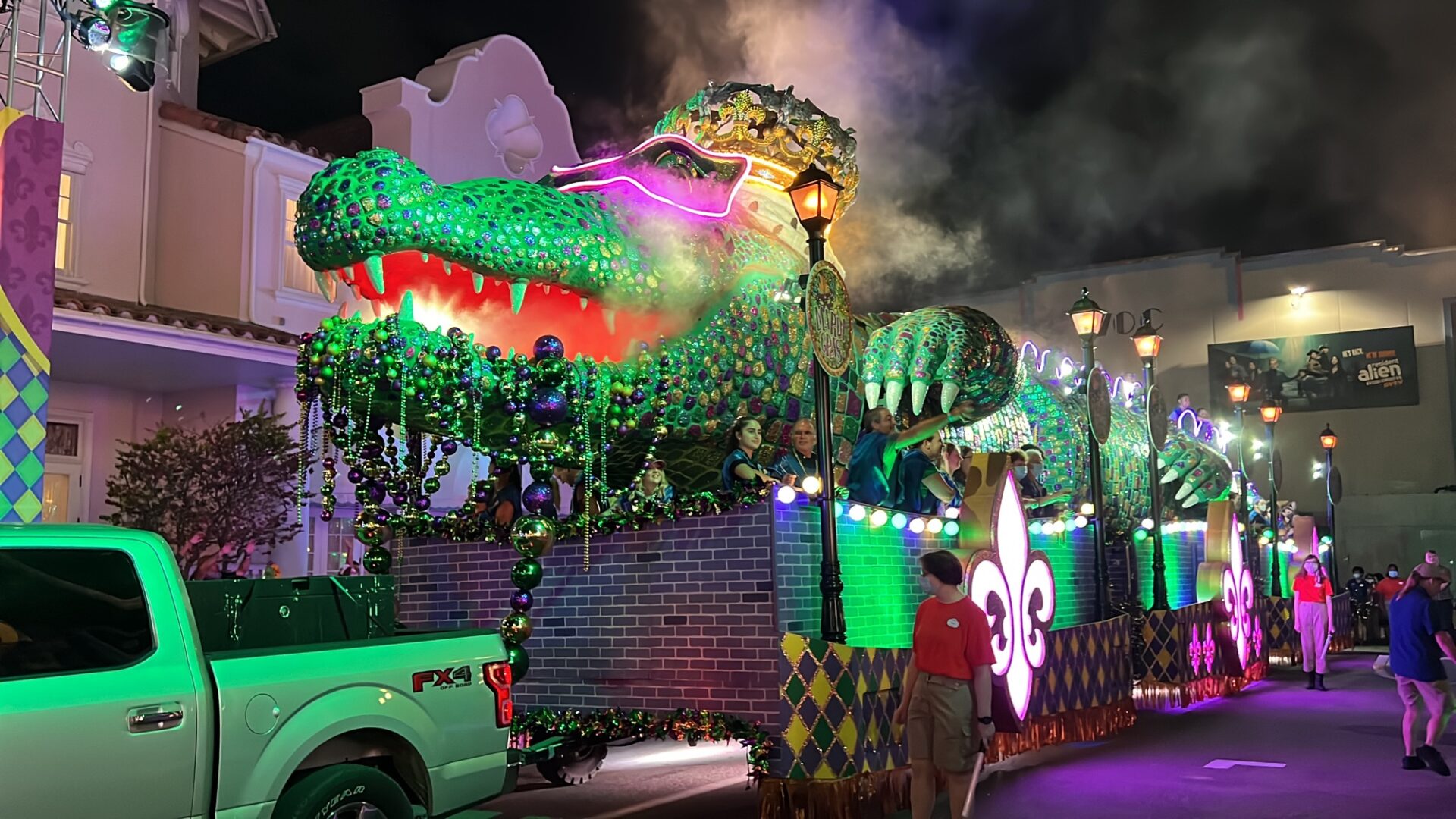 Guide to Universal's Mardi Gras 2026: Dates & Concerts